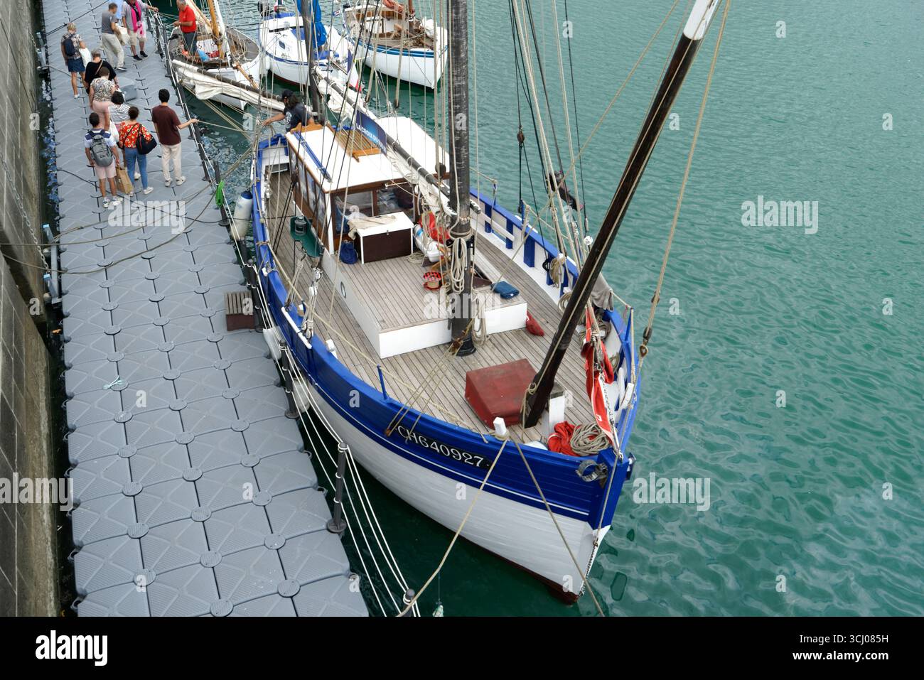 Fleur de Lampaul: sandbar boat built in 1948, rigging: ketch, dundee ...