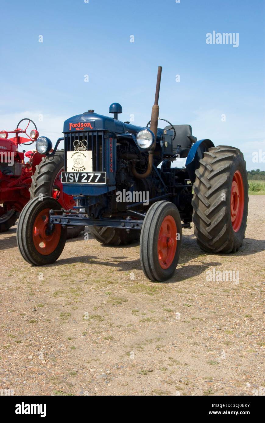 Vintage Fordson Tractor Stock Photo - Alamy