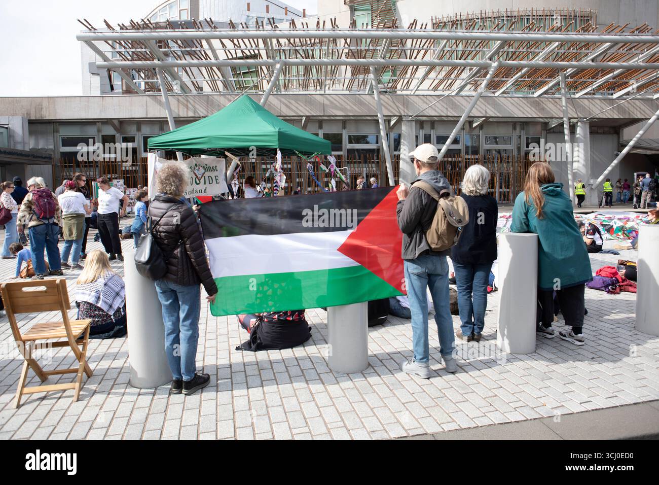 Edinburgh. 4th September 2025. Mothers against Genocide Scotland gather ...
