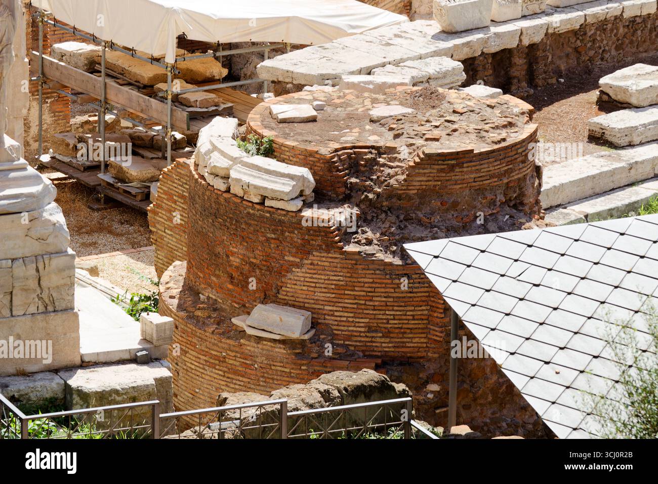 Umbilicus romae hi-res stock photography and images - Alamy