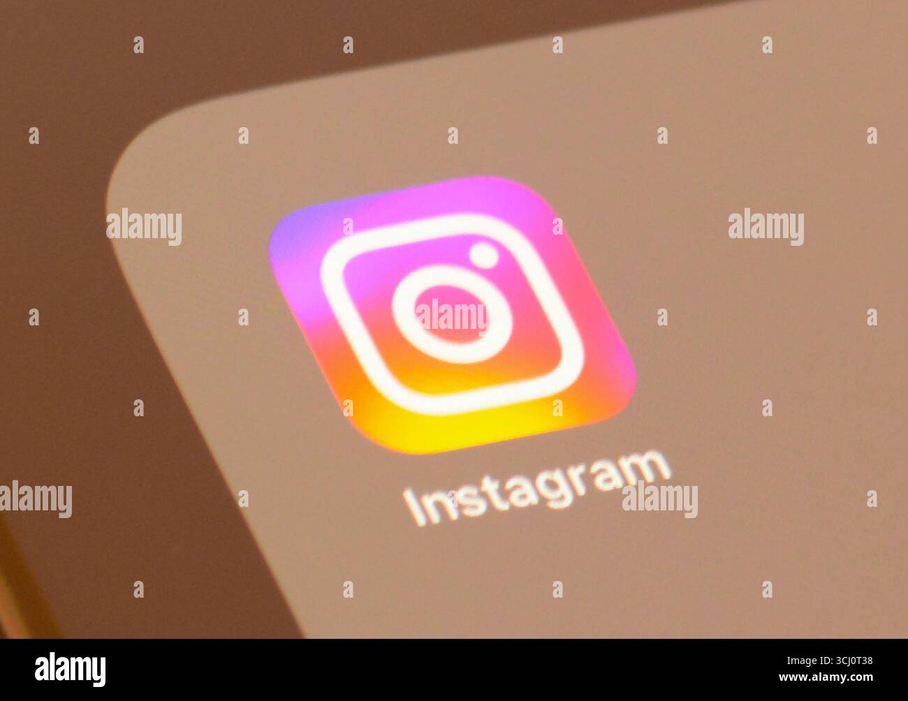 Contact sharing platforms hi-res stock photography and images - Alamy