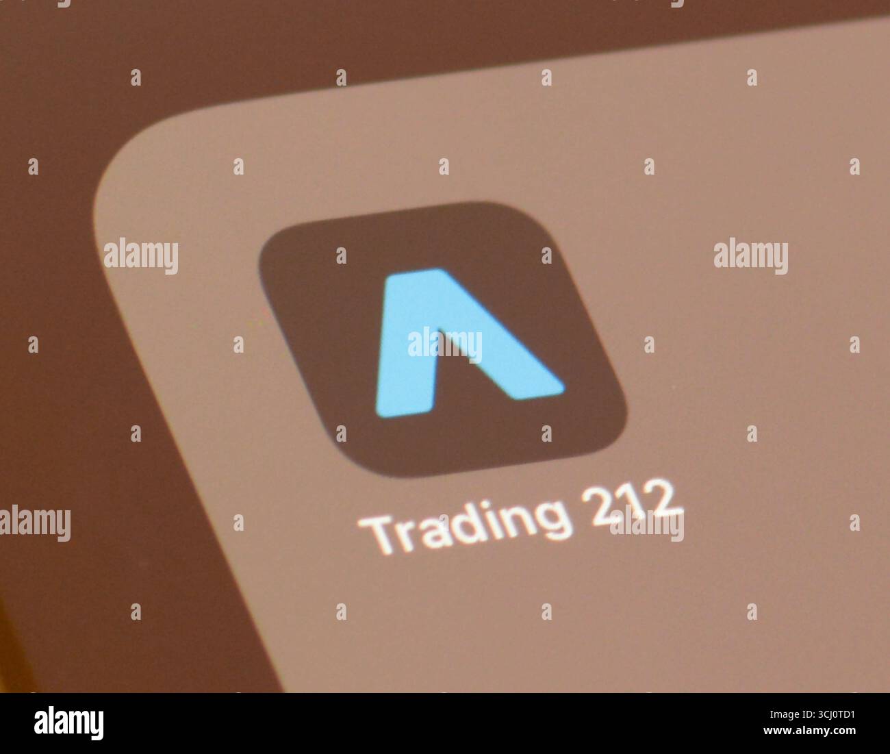 Trading 212 screen hi-res stock photography and images - Alamy