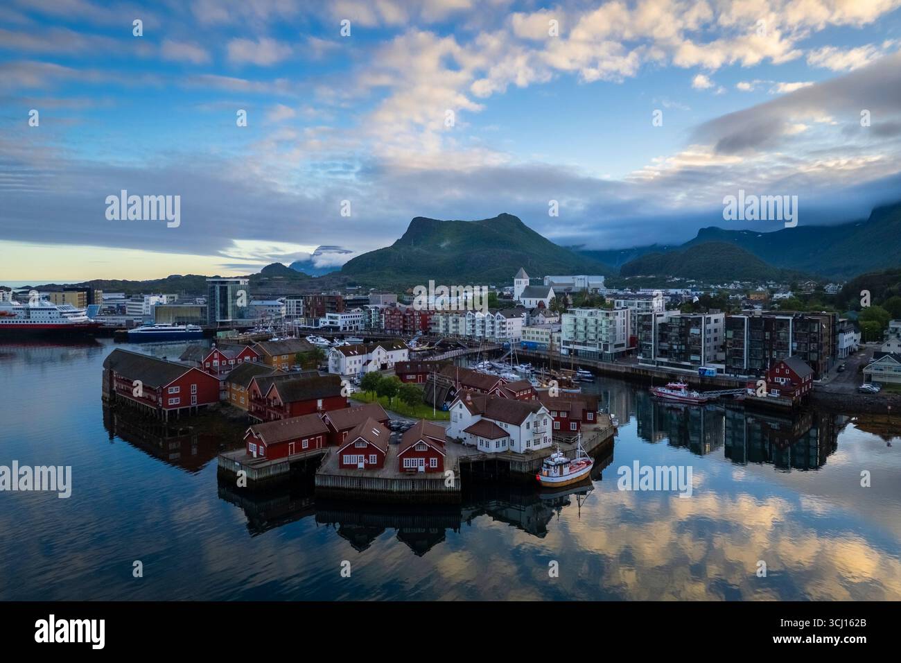 View of the old town center of Svolvaer in summer. Svolvaer, Vågan ...
