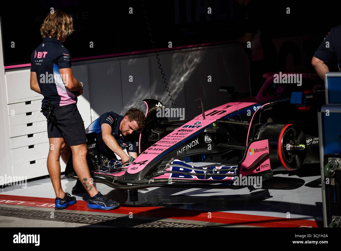 Alpine F1 Team A525, mechanical detail front wing mechanic, mecanicien, mechanics during the ...