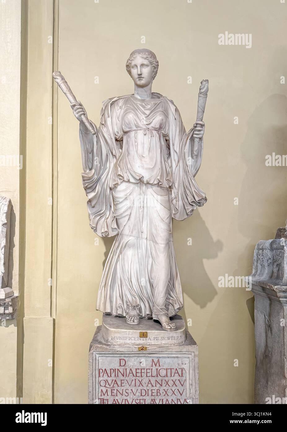 Artemis the greek goddess hi-res stock photography and images - Alamy