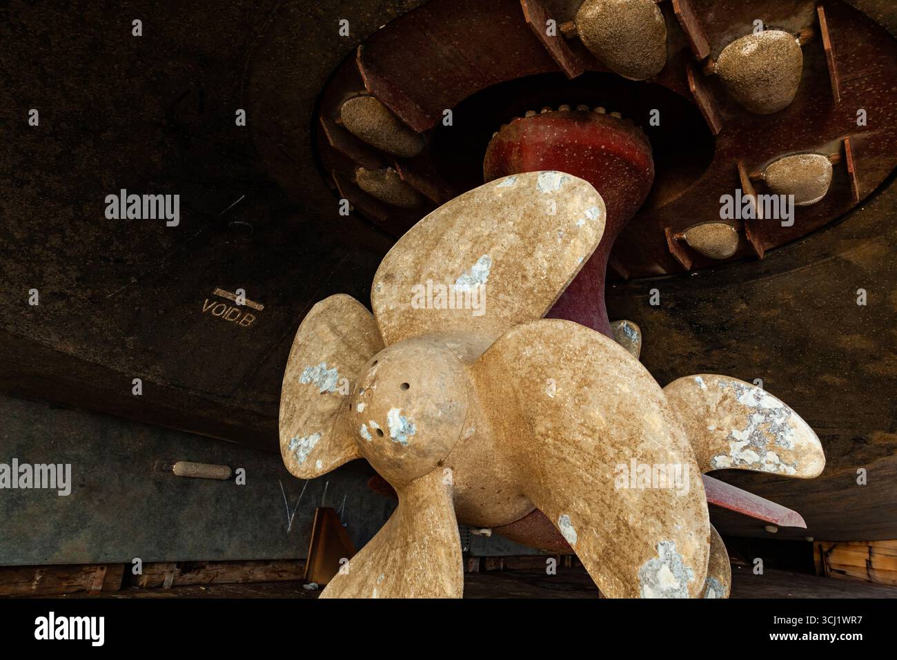 Azimuth propellers hi-res stock photography and images - Alamy