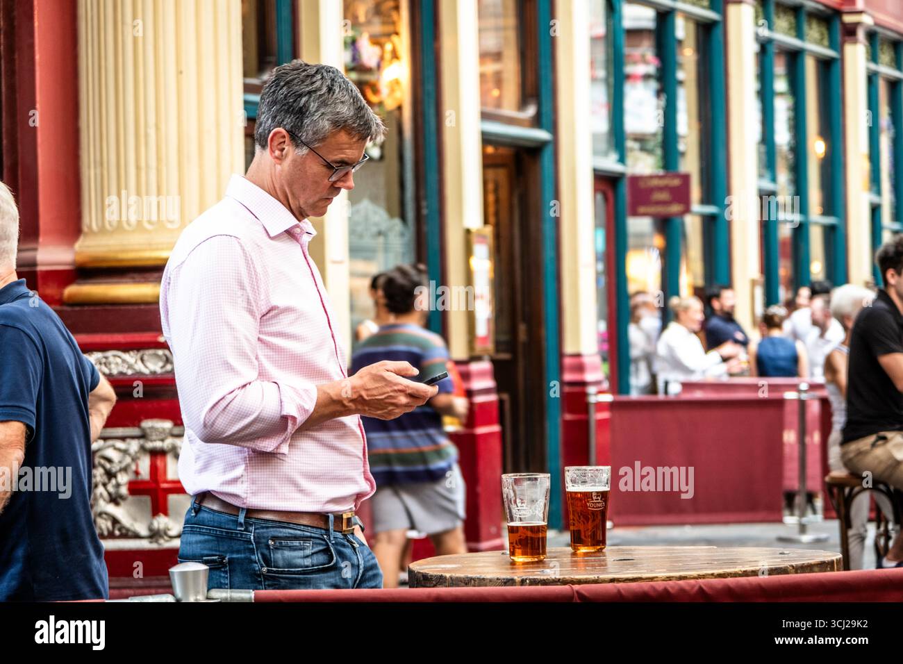 Afternoon at the Pub – A Classic London Bar Scene Stock Photo - Alamy
