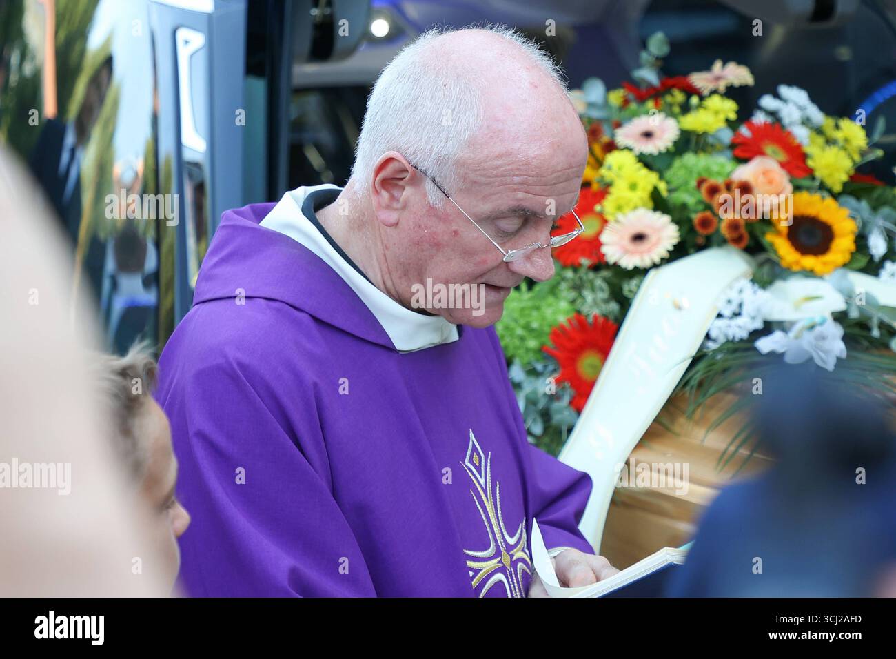 News - Emilio Fede s funeral don Giovanni Cazzaniga during Emilio Fede ...