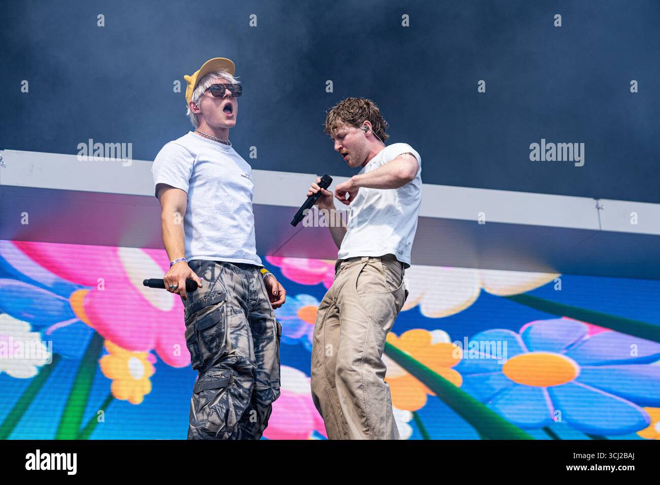 Die deutschen Rapper Gustav Friedländer und Paul-Georg Sonntag der Band ...
