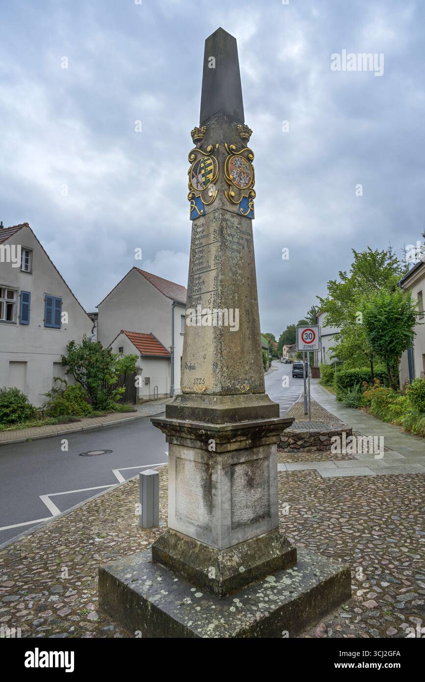 Meilensäule, Bad Belzig, Brandenburg, Deutschland *** Milestone column ...