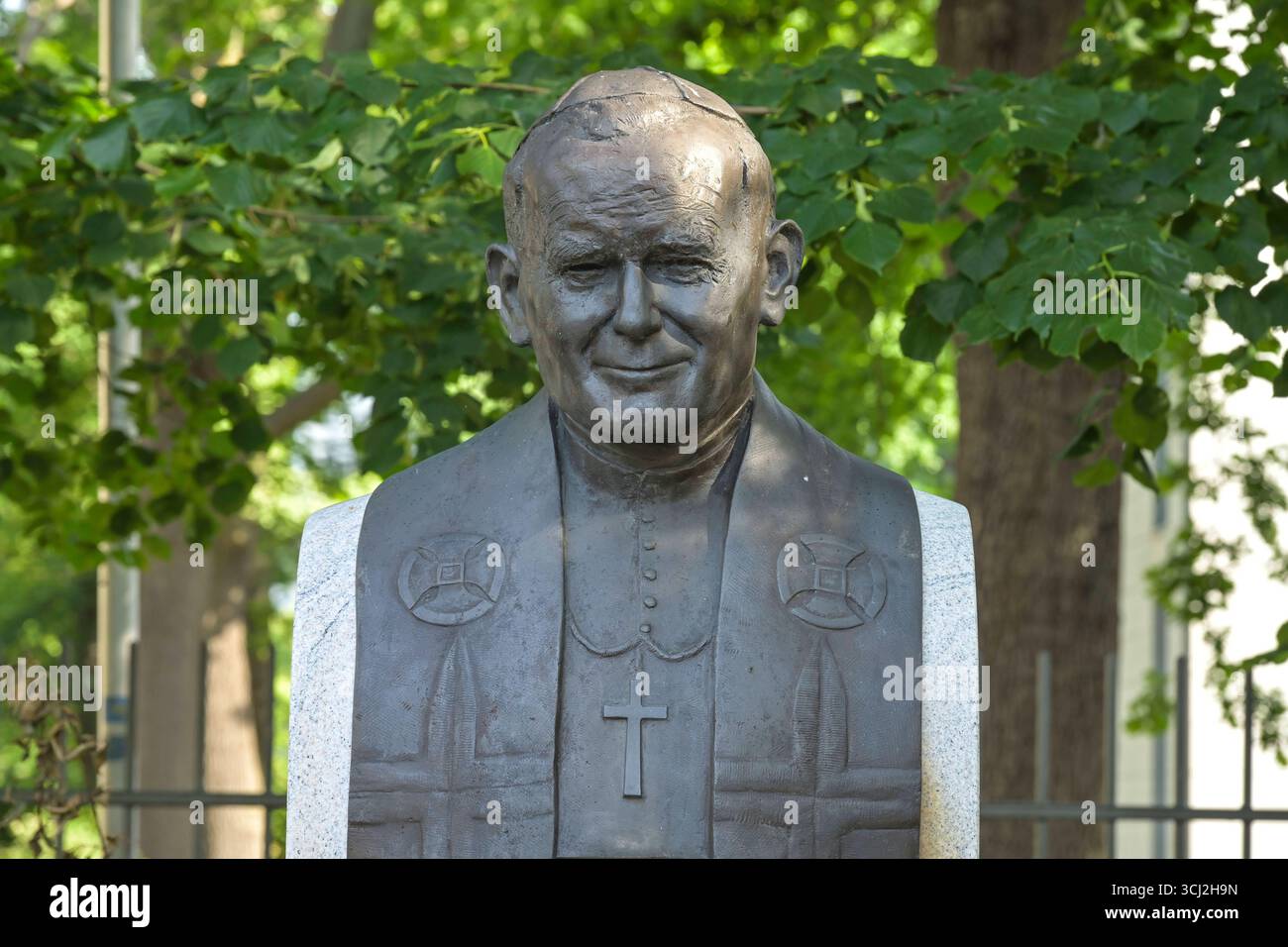 Denkmal Papst Johannes Paul II, Apostolische Nuntiatur, Botschaft ...