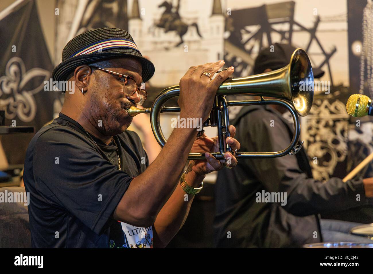 Maison Bourbon live Jazz Club, Bourbon Street, New Orleans, Louisiana, USA Stock Photo - Alamy