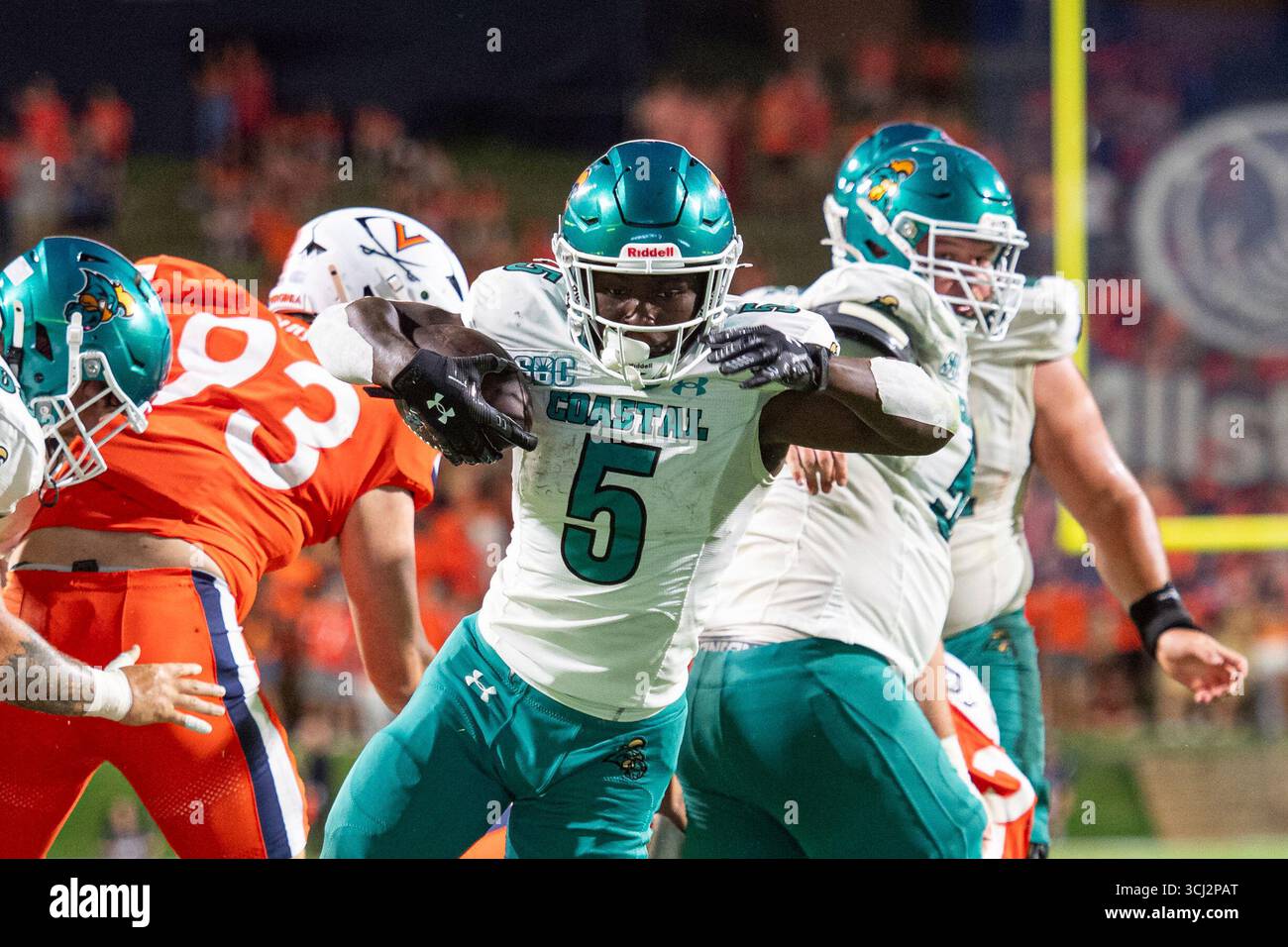 Coastal Carolina Chanticleers running back Ja'Vin Simpkins (5)runs the ...