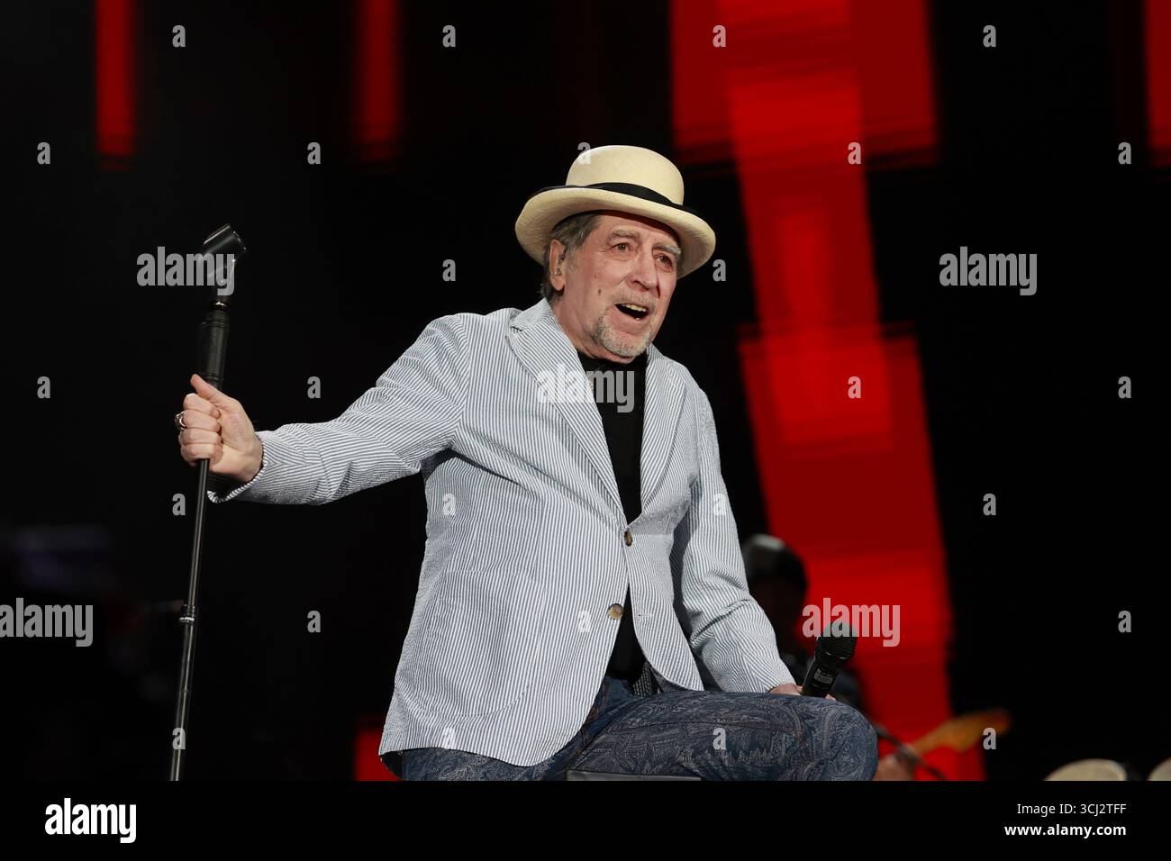 Singer-songwriter Joaquín Sabina during his performance at the ...