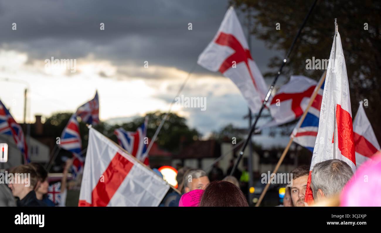 Epping Essex 04 Sept 2025 Anti immigration protesters outside the Bell ...