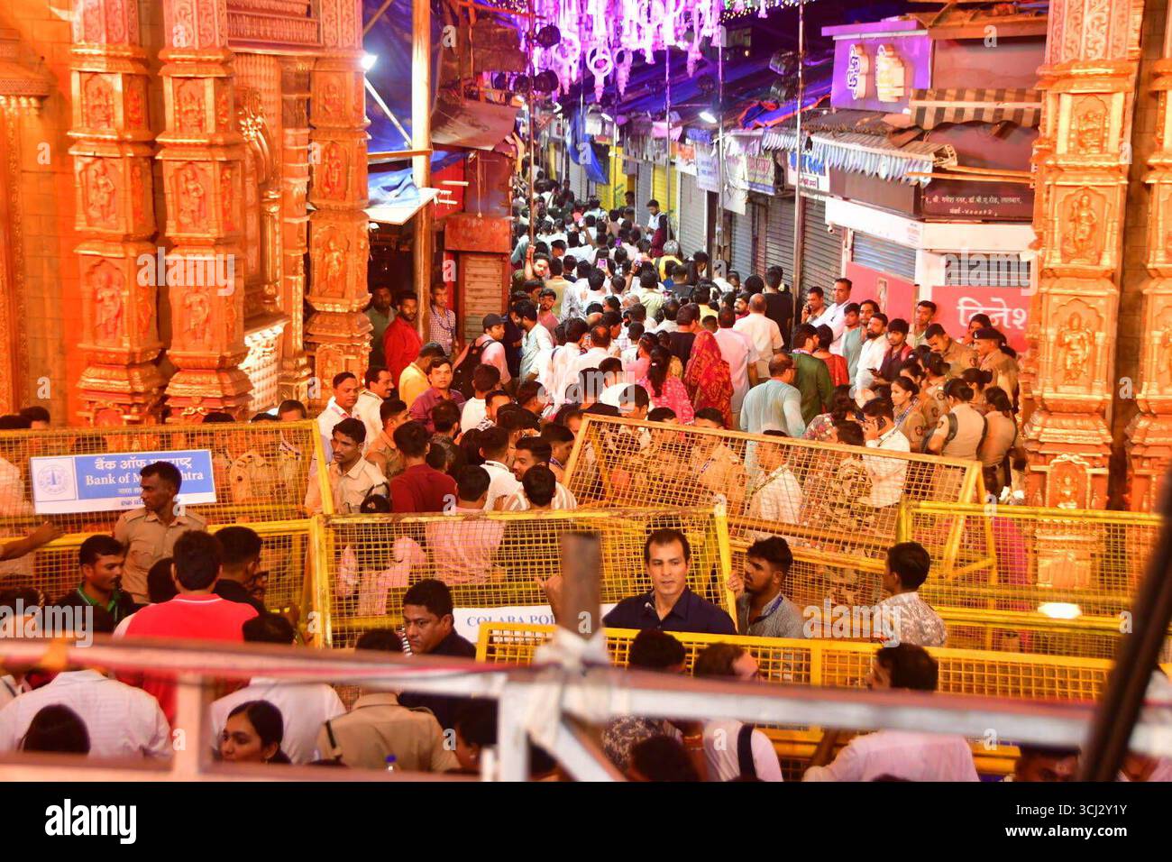 MUMBAI, INDIA - SEPTEMBER 4: Huge crowd of devotees at Lalbaug, for ...