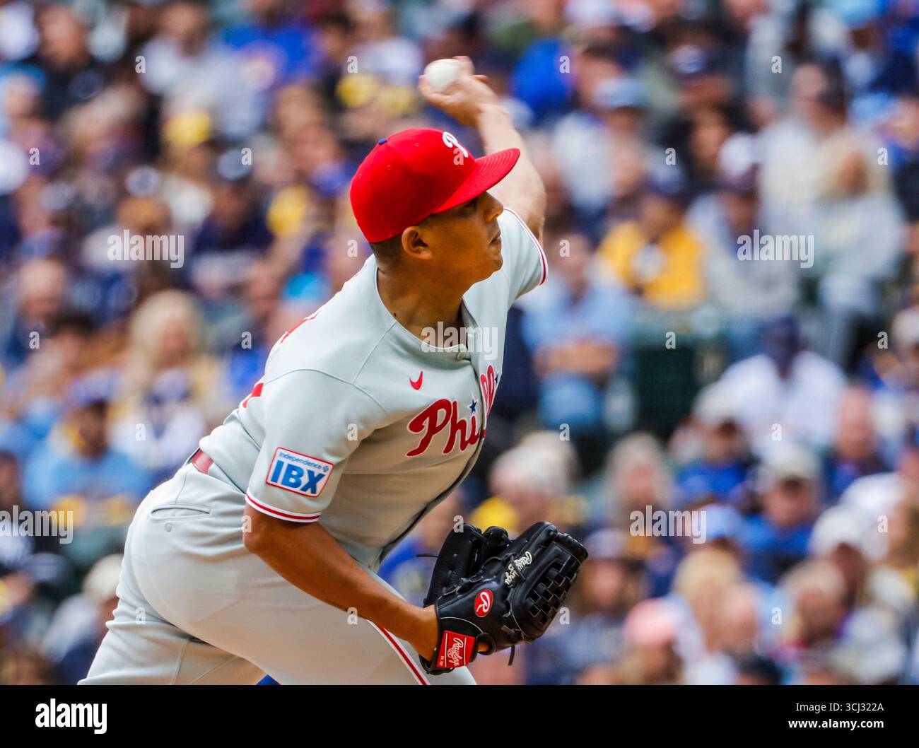 Philadelphia Phillies starting pitcher Ranger Suárez throws in the ...