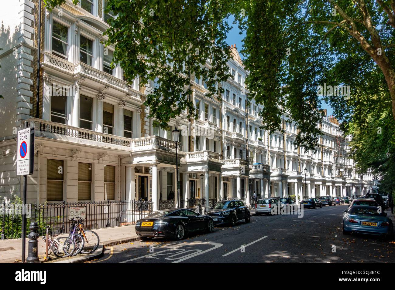 Terraced town houses on Courtfield Gardens in London, UK - Victorian ...