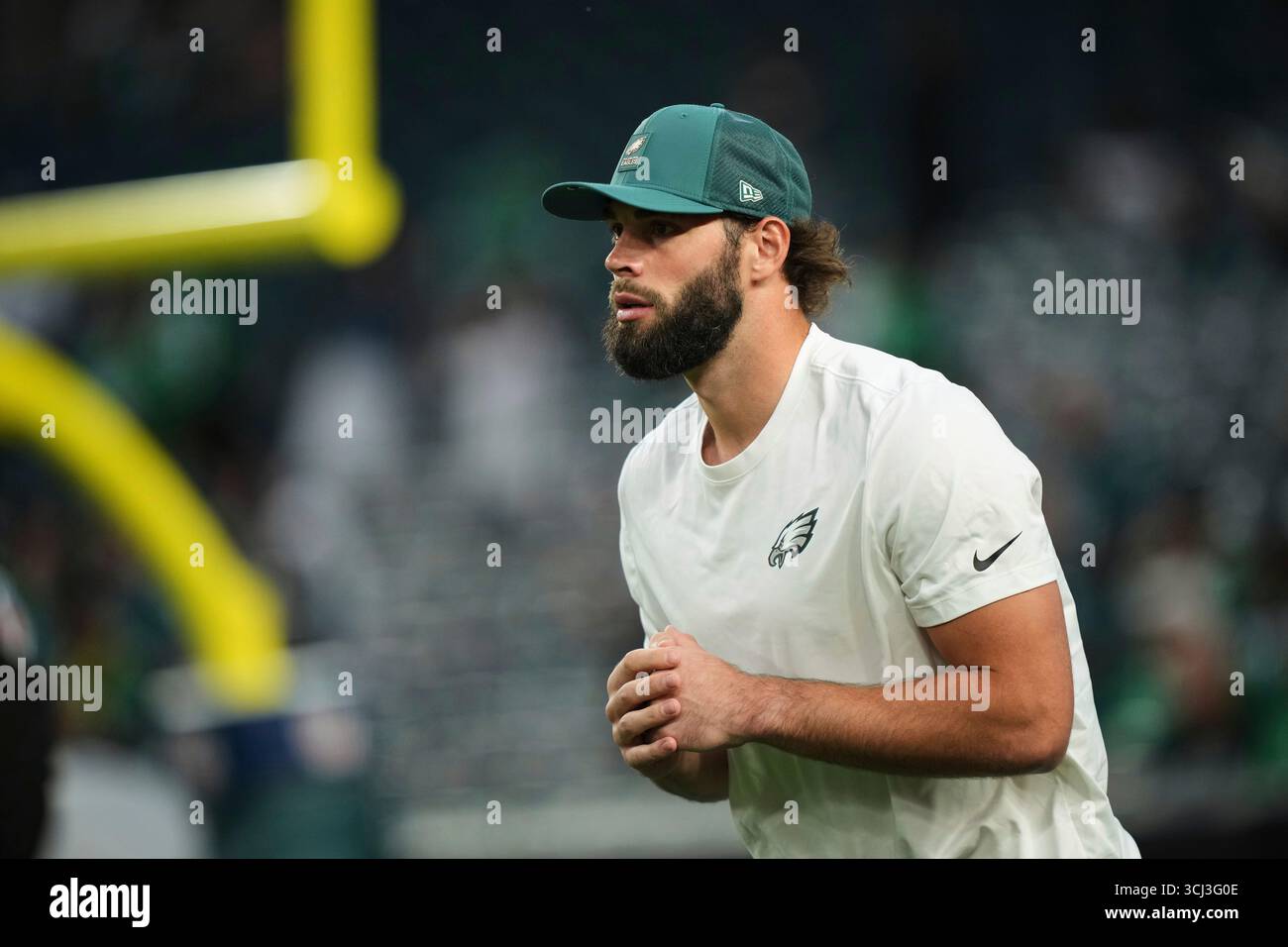 Philadelphia Eagles tight end Dallas Goedert warms up before an NFL ...