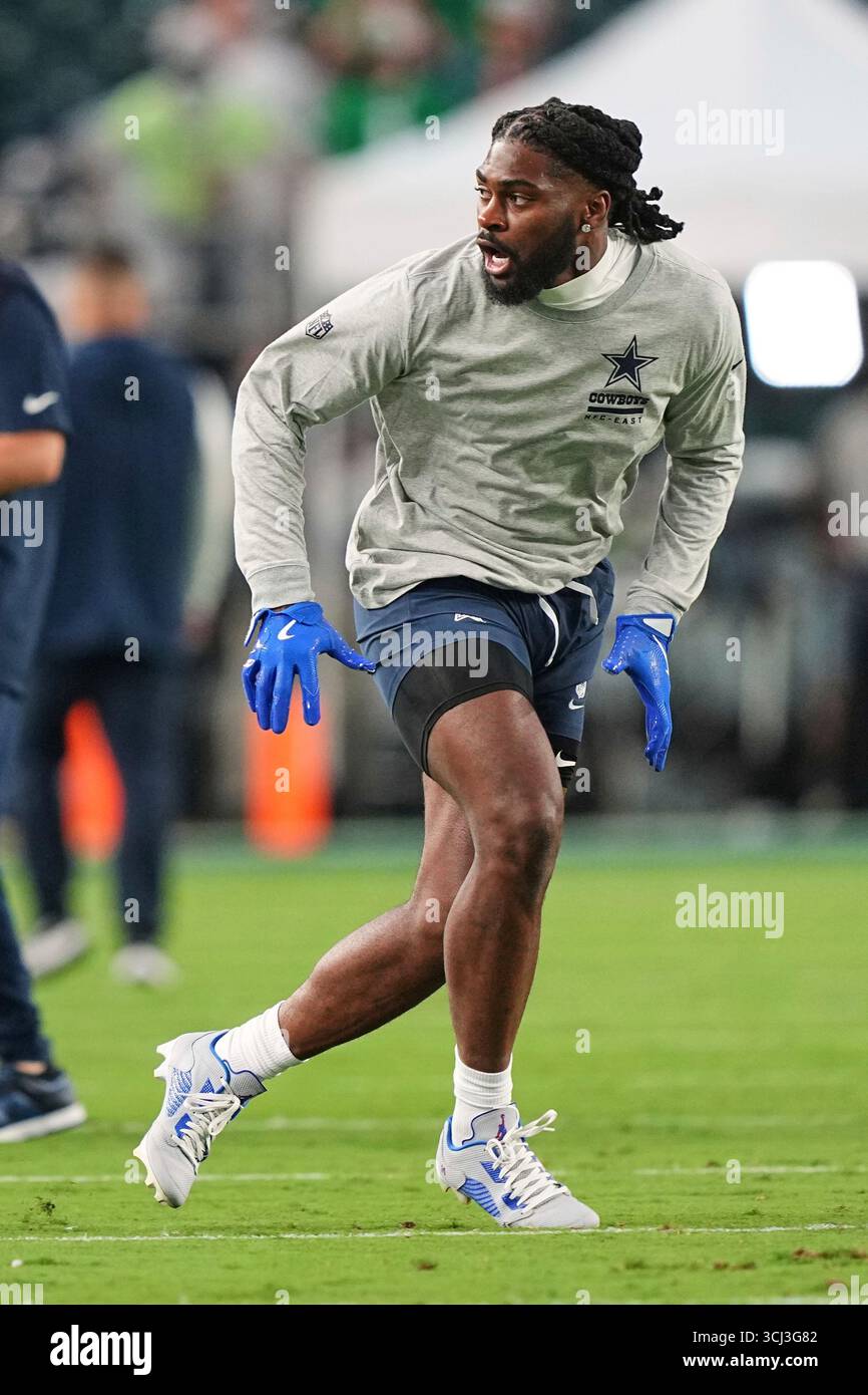 Dallas Cowboys cornerback Trevon Diggs warms up before an NFL football ...