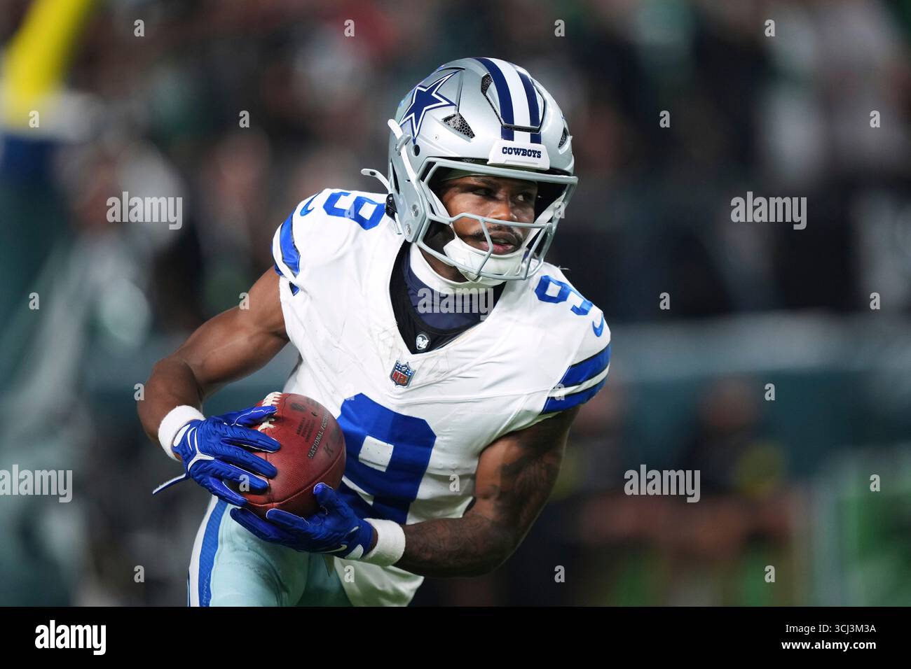 Dallas Cowboys wide receiver KaVontae Turpin (9) returns a kick off ...