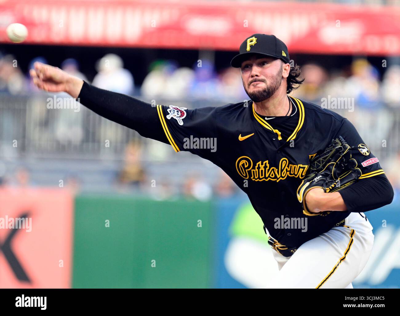 Pittsburgh Pirates pitcher Paul Skenes (30) starts against the Los ...