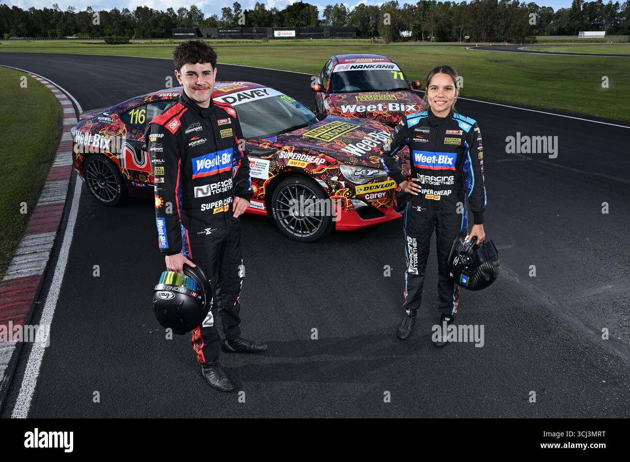 Teenage Indigenous motorsport drivers Kade Davey (left) and Karlai ...