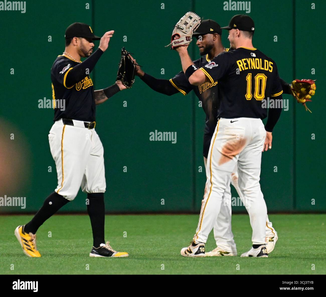 Pittsburgh Pirates outfielders celebrates the Pirates 5-3 win against ...