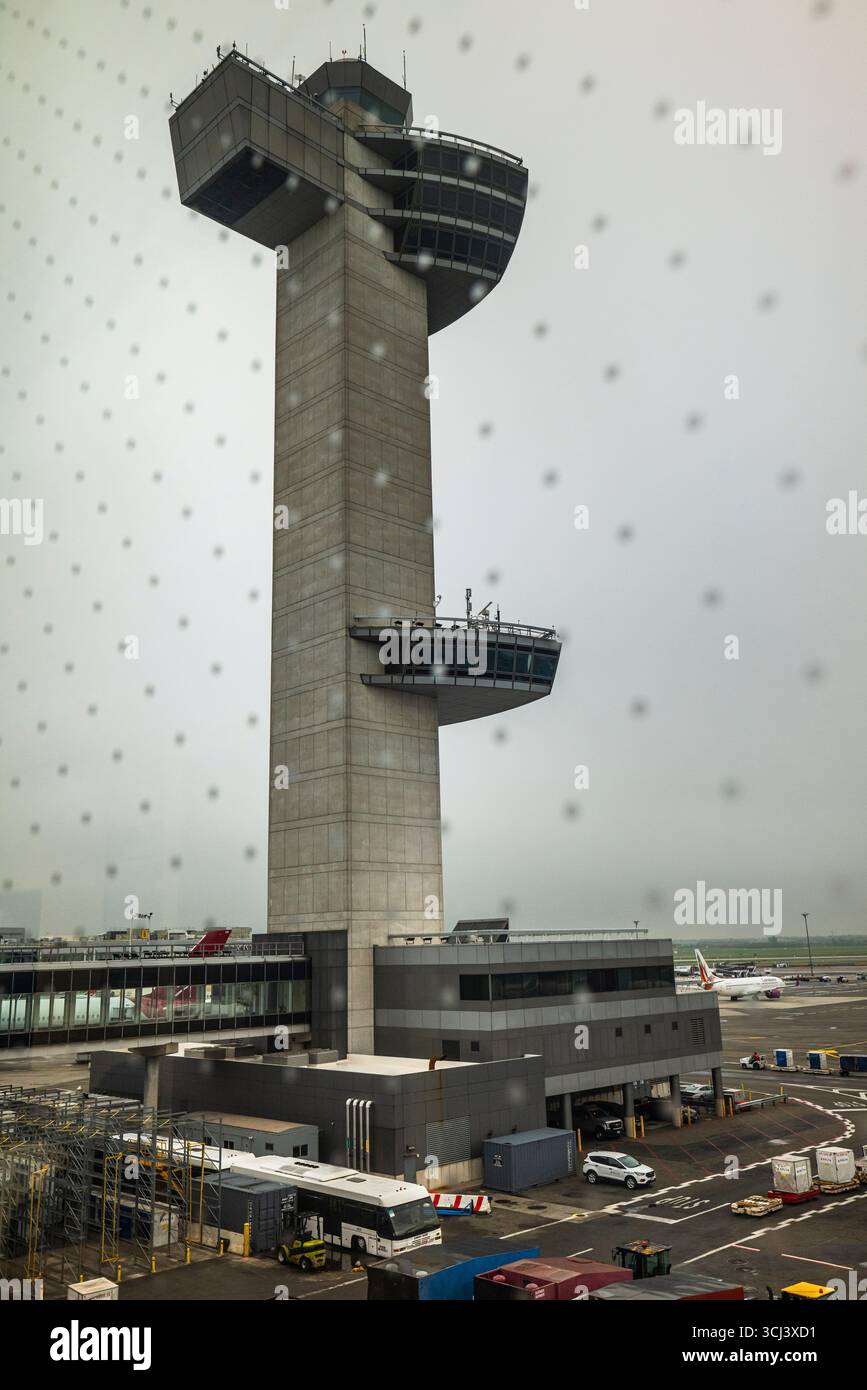 Jfk international airport control hi-res stock photography and images ...