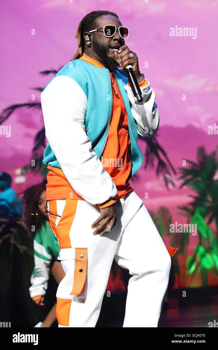 T-Pain performs at Radio City Music Hall, celebrating the 20th ...