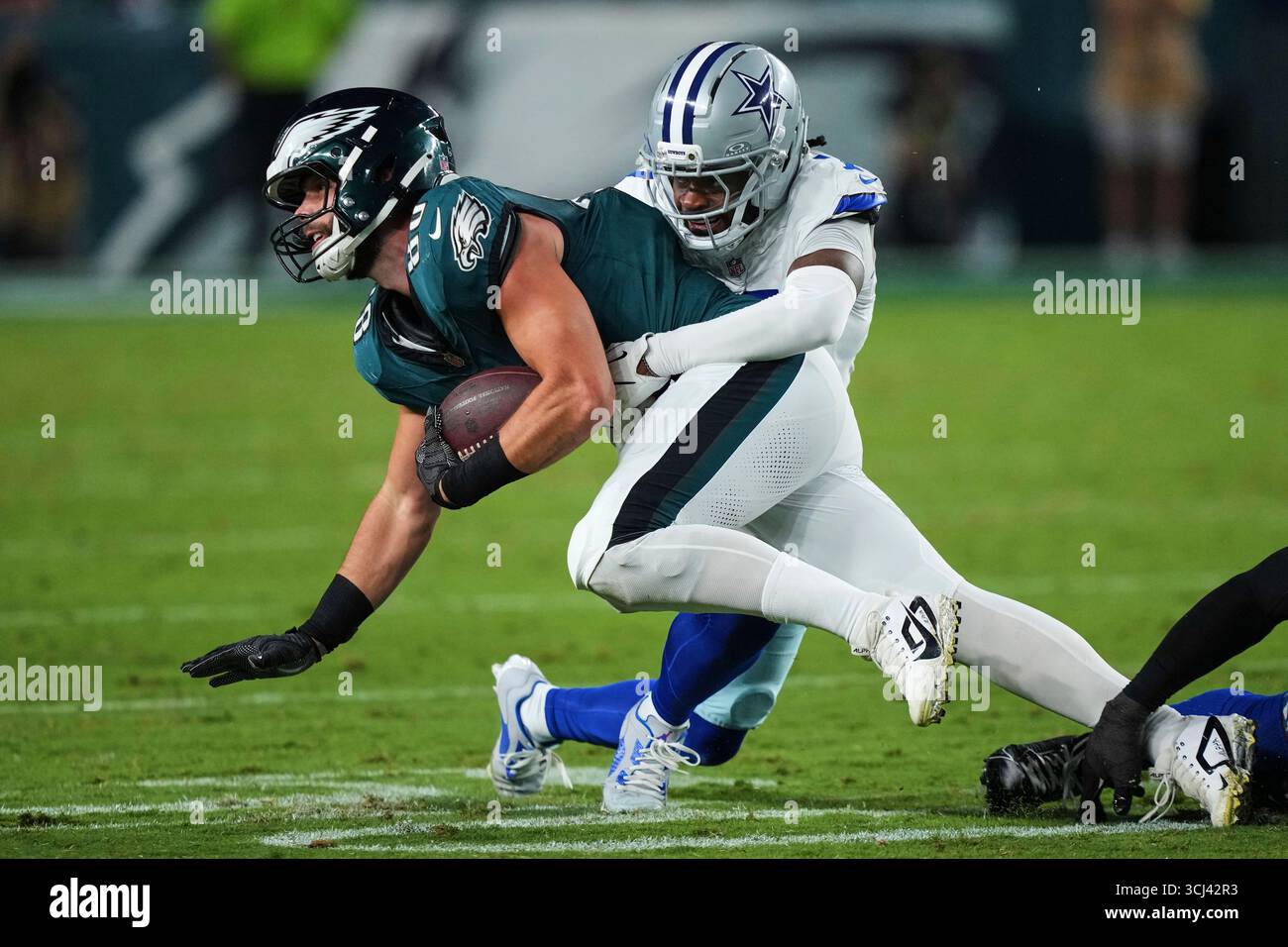 Philadelphia Eagles tight end Dallas Goedert (88) catches a pass and is ...