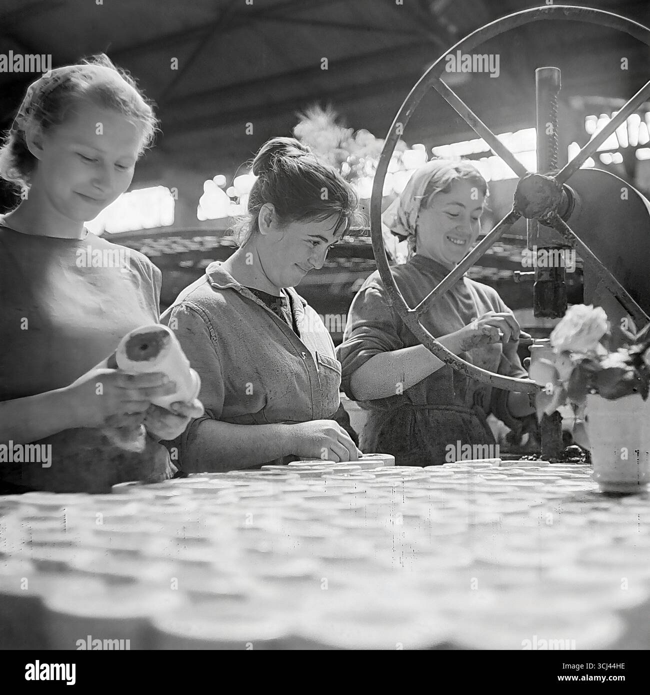 1950s work culture hi-res stock photography and images - Alamy