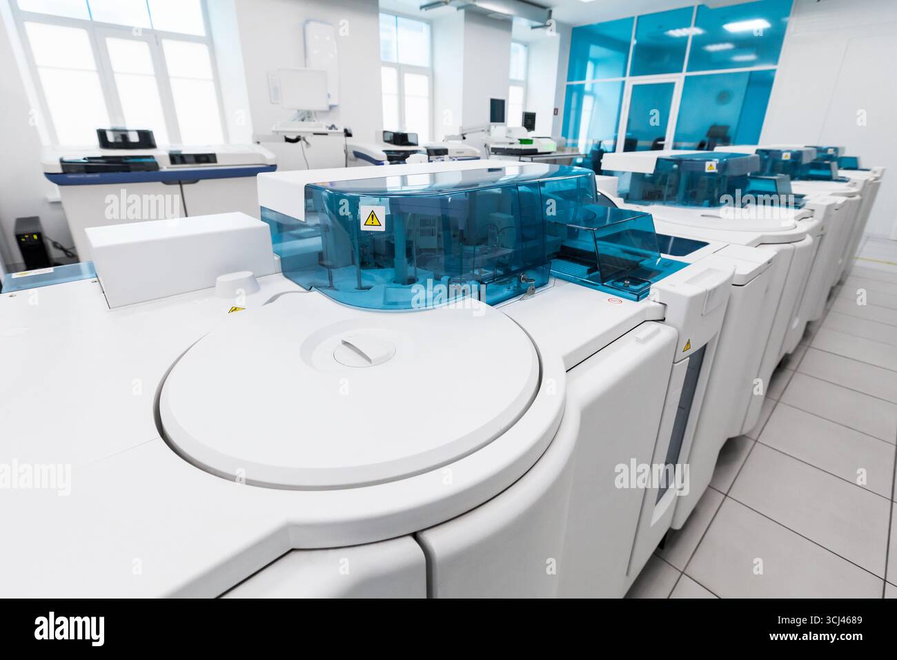 Clinical laboratory and blood bank fully automated equipment ...