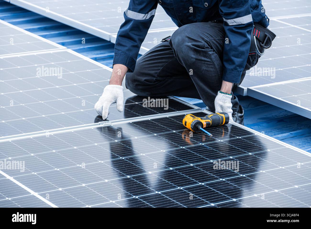 Photovoltaic smart factory engineer hi-res stock photography and images ...