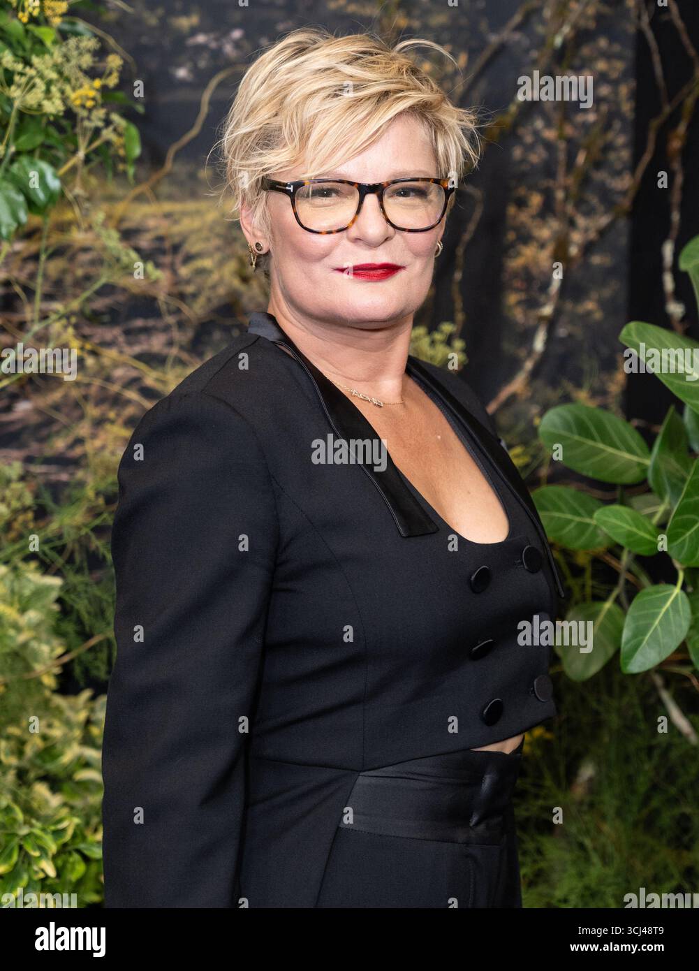 Martha Plimpton wearing suit by Christian Dior attends Premiere of HBO ...