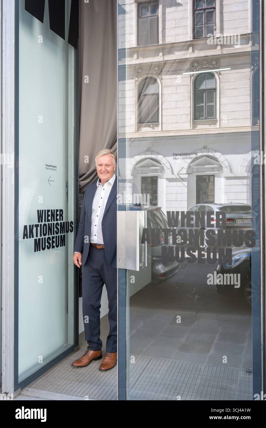 The former director general of the Albertina, Klaus Albrecht Schröder ...