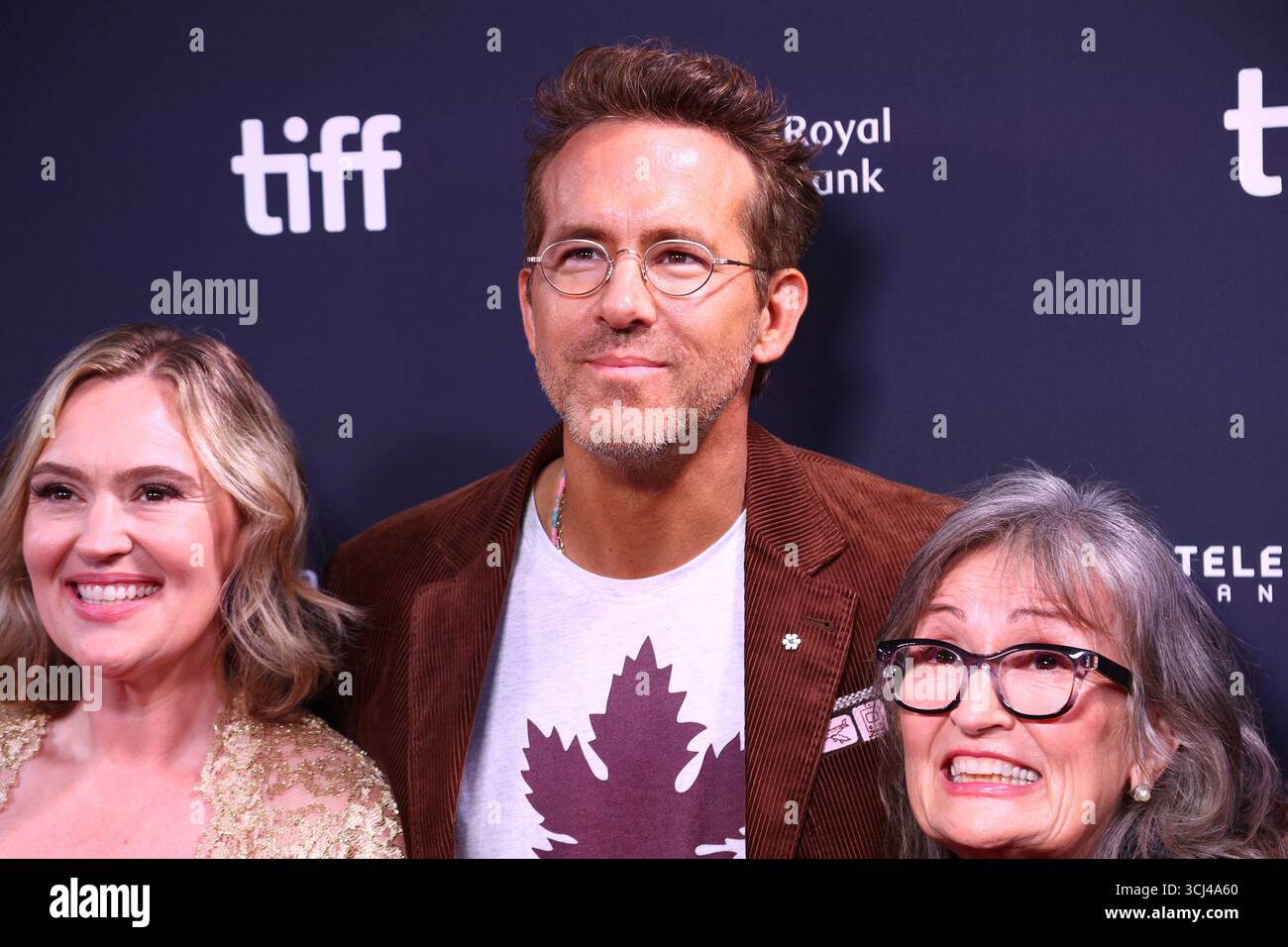 Jennifer Candy, Ryan Reynolds, Rosemary Candy at arrivals for JOHN ...