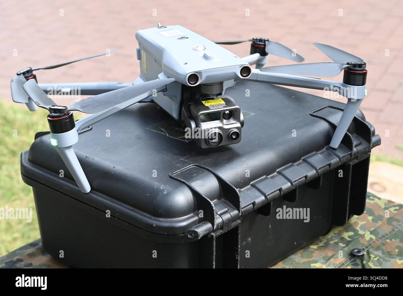 Autel EVO Max 4T reconnaissance drone, general, feature, marginal motif ...