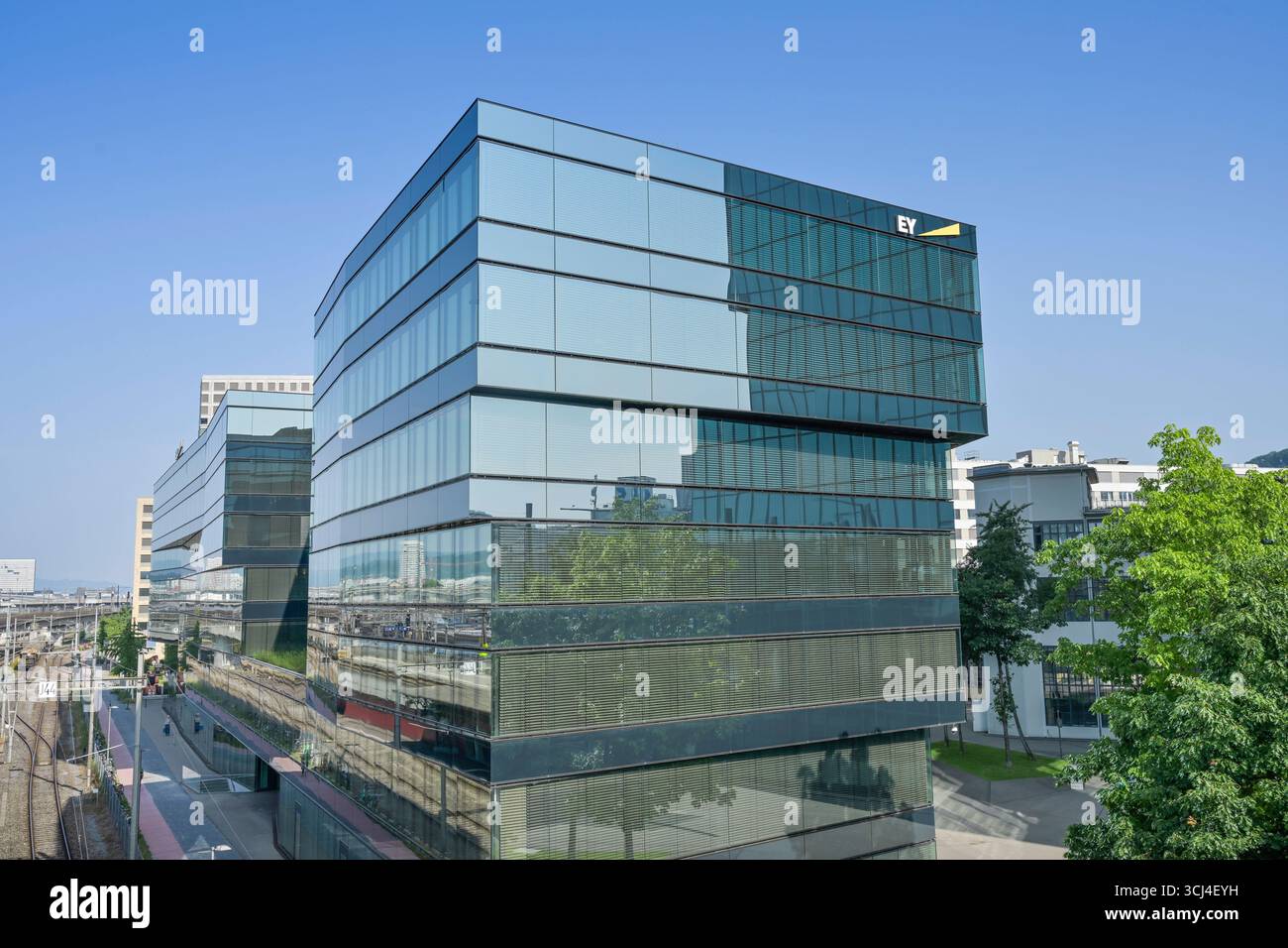 EY, Bürogebäude Platform, Maag-Areal am Hochhaus Prime Tower ...