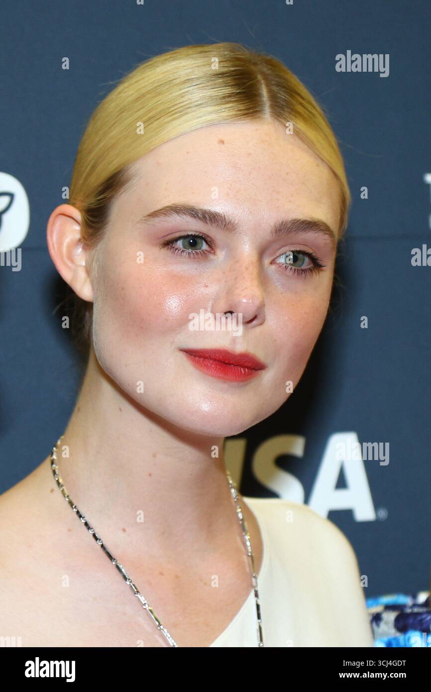 Elle Fanning at arrivals for SENTIMENTAL VALUE Premiere at the Toronto International Film ...
