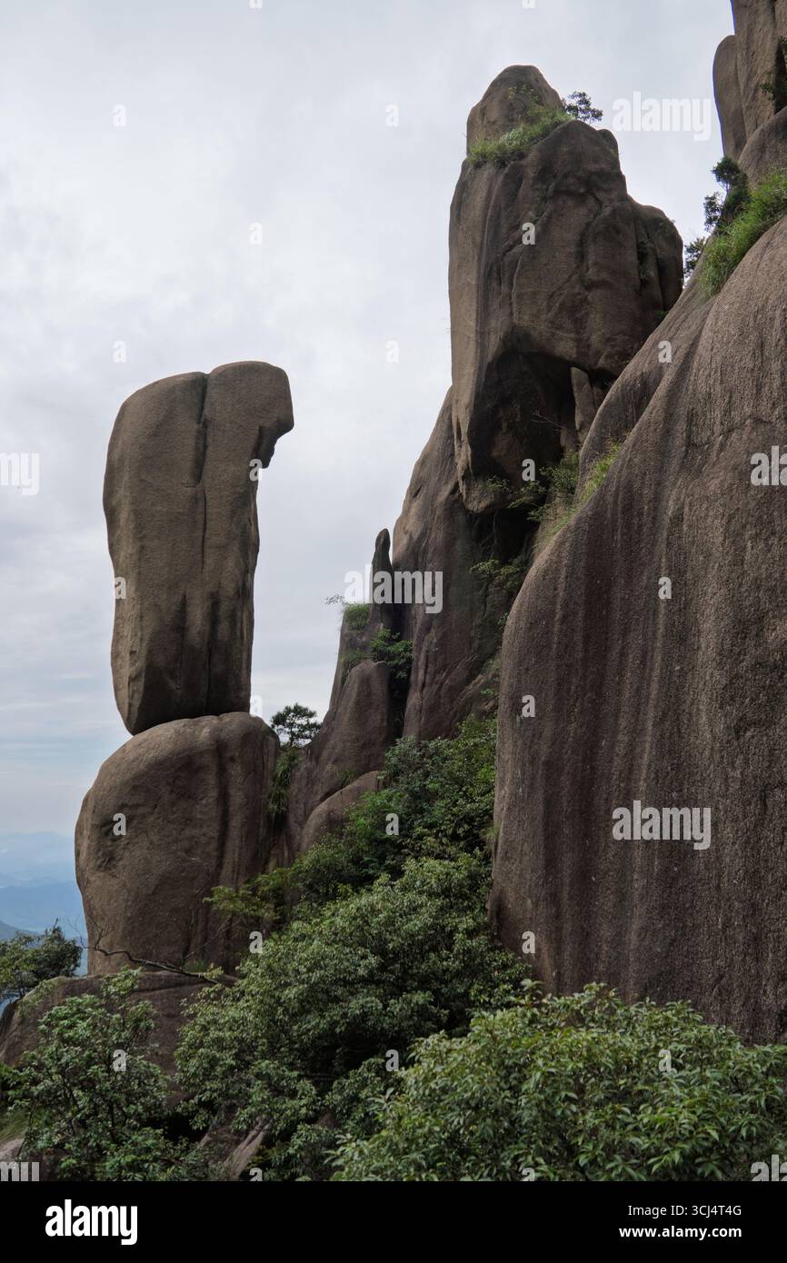 Photo shows the granite landform of Jiuhua Mountain in Chizhou City ...