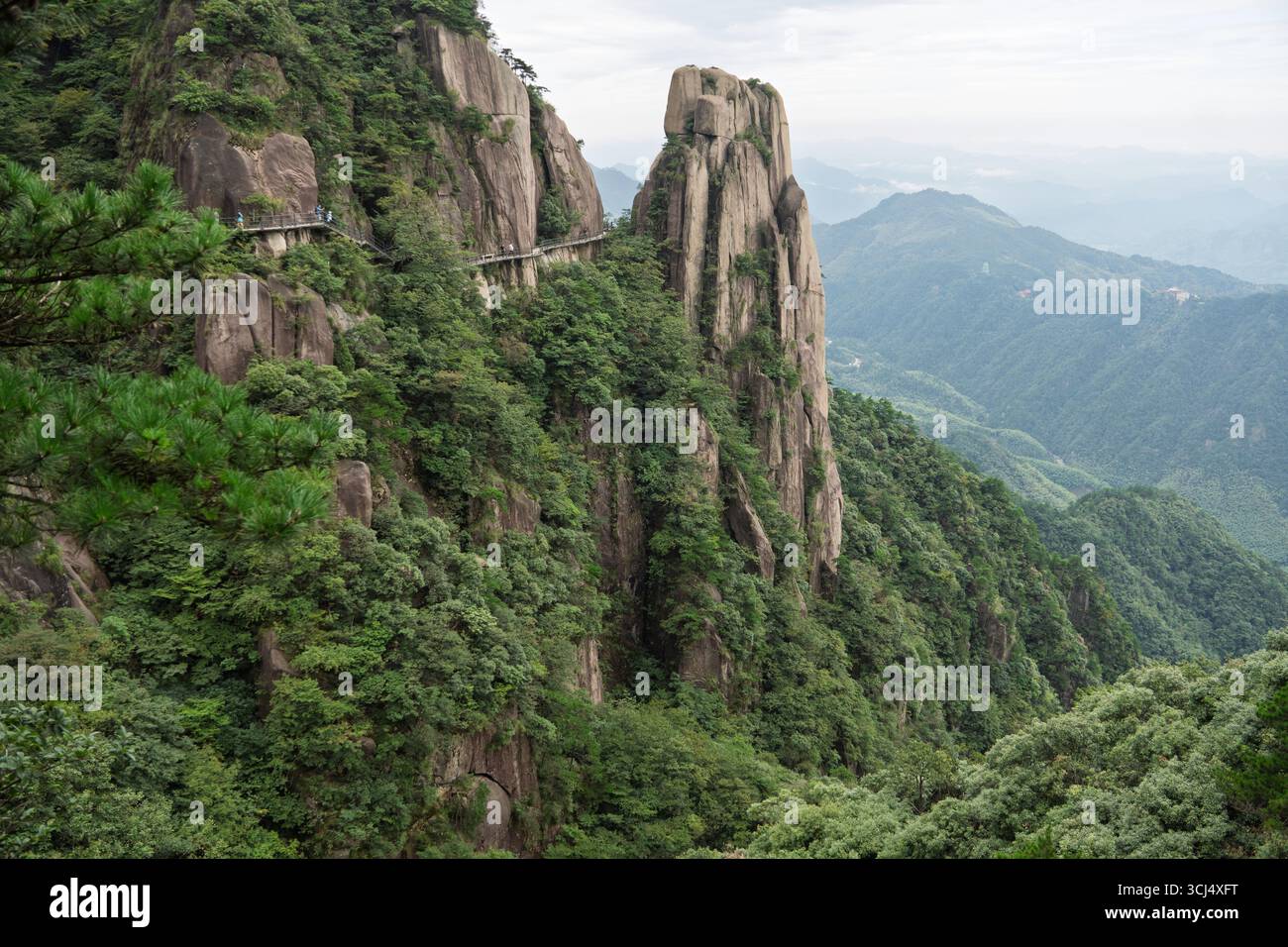 Photo shows the granite landform of Jiuhua Mountain in Chizhou City ...