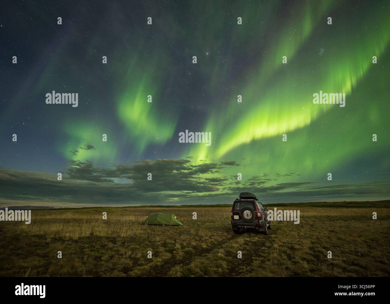 Aurora over field hi-res stock photography and images - Alamy