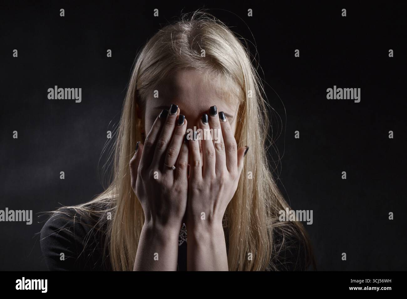 Woman crying sadness depression hi-res stock photography and images - Alamy