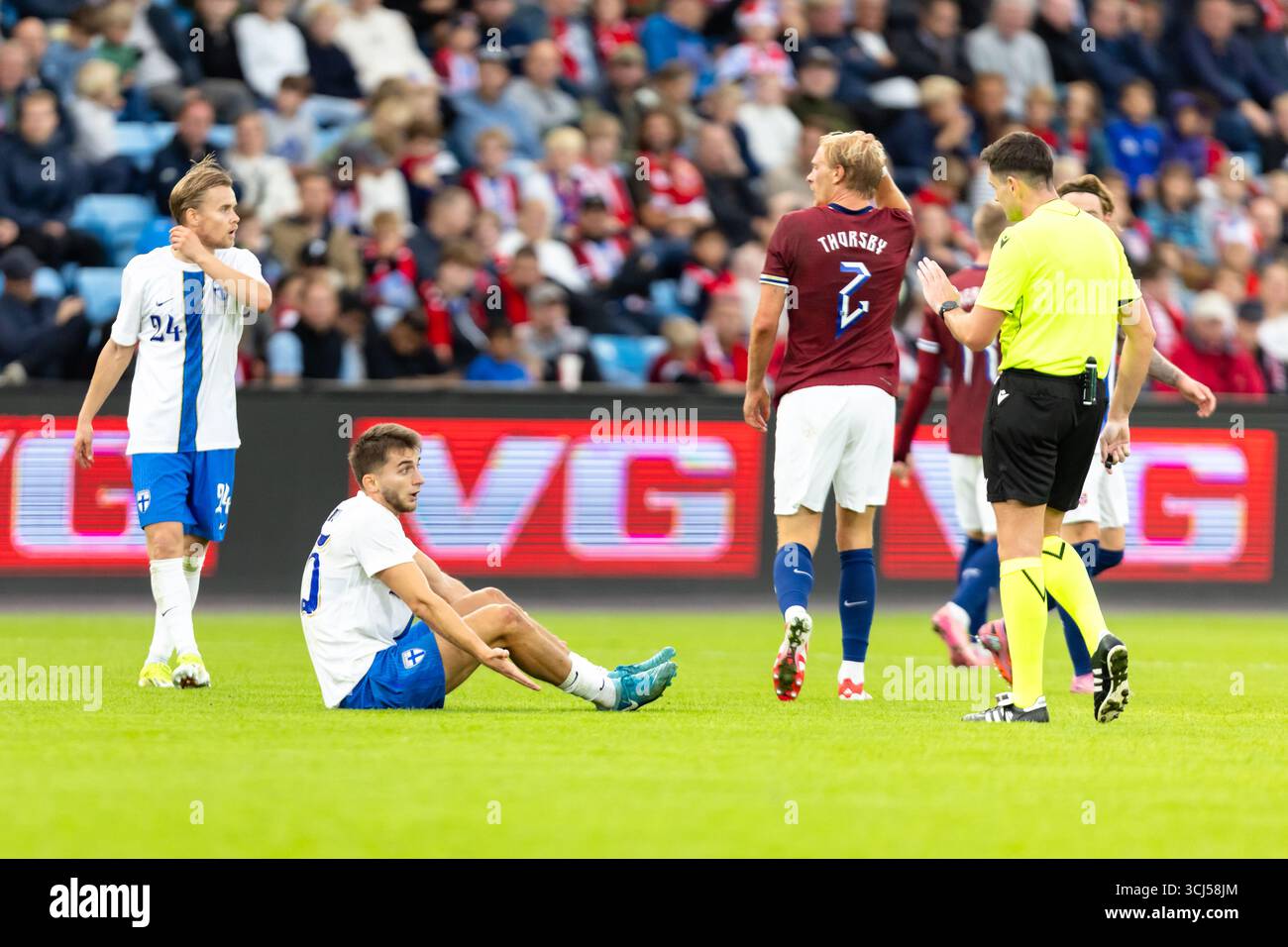 Oslo, Norway. 04th, September 2025. Referee Robert Hennessy seen with ...