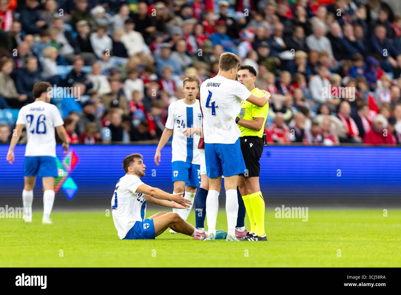 Oslo, Norway. 04th, September 2025. Referee Robert Hennessy seen with ...