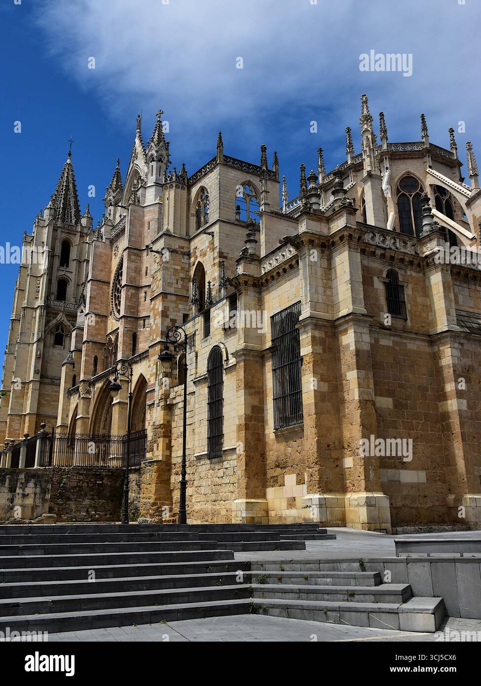 The apse of the Cathedral of Saint Mary of León Stock Photo - Alamy
