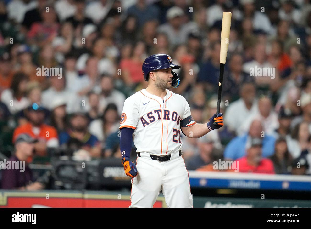 Houston Astros' Jose Altuve (27) bats against New York Yankees relief ...