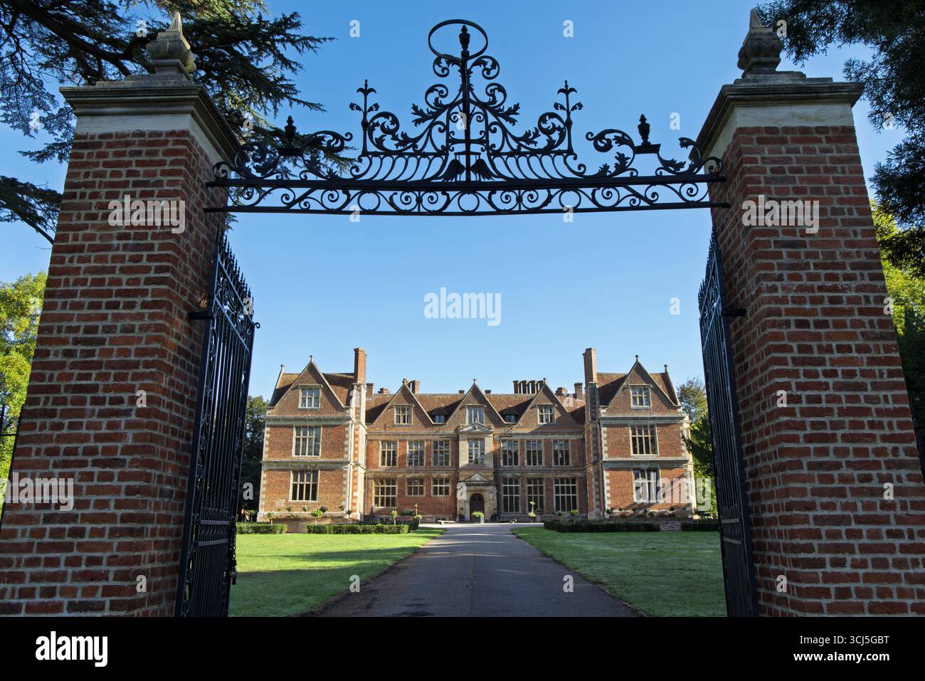 Shaw of england hi-res stock photography and images - Alamy