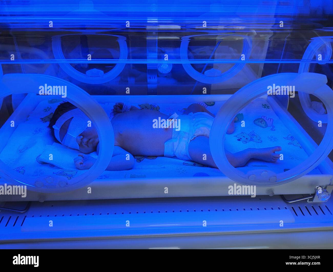 Newborn health assessment hi-res stock photography and images - Alamy